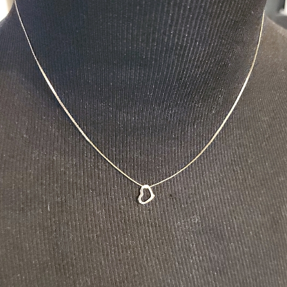 Jewelry | 14k Gold Floating Heart Necklace | Poshmark